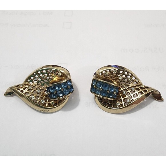Boucher | Jewelry | Boucher Gold Openwork Invisibly Set Sapphires Leaf ...